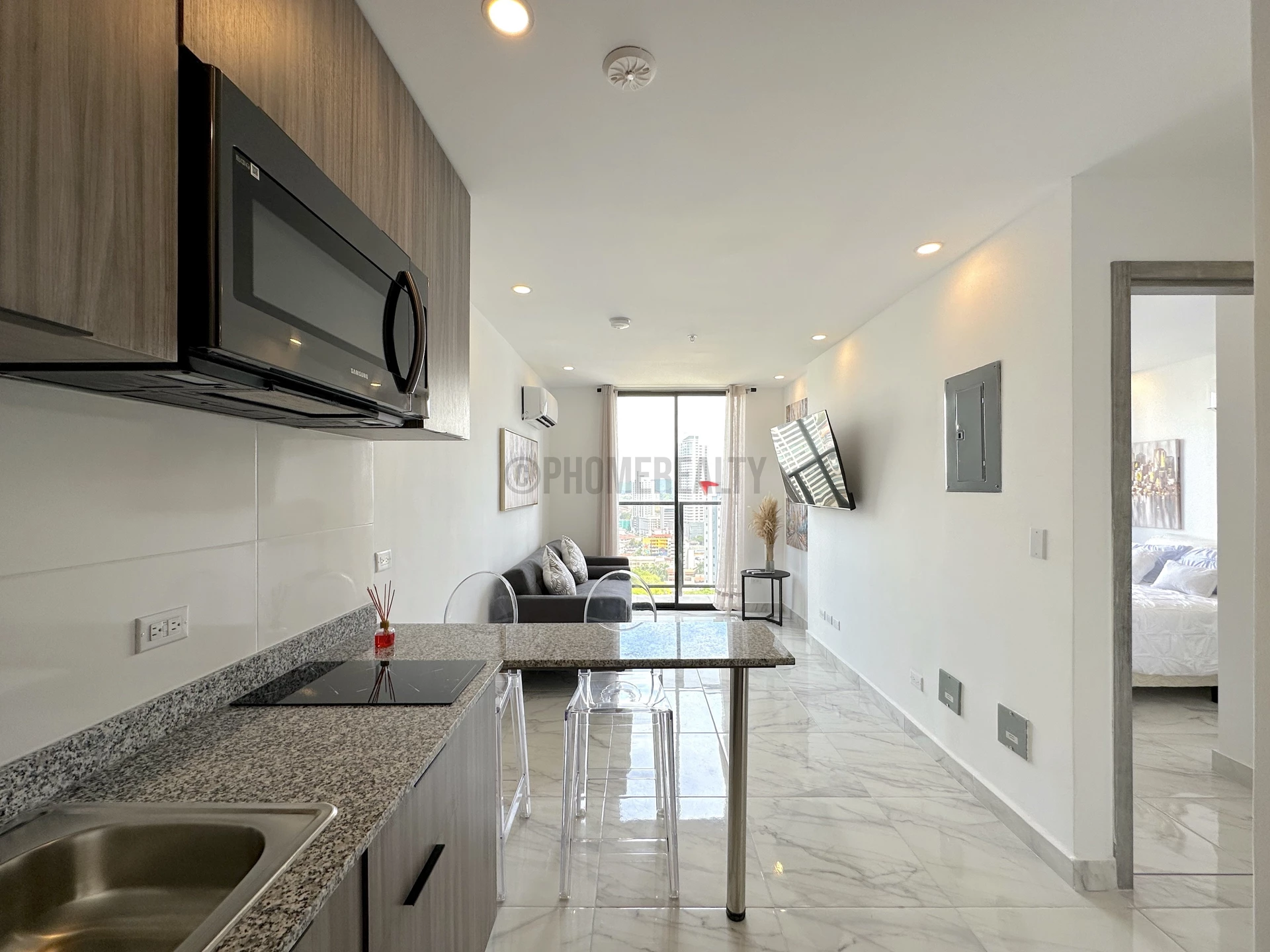 Beautiful apartment in the middle of the city Calle 50 for rent