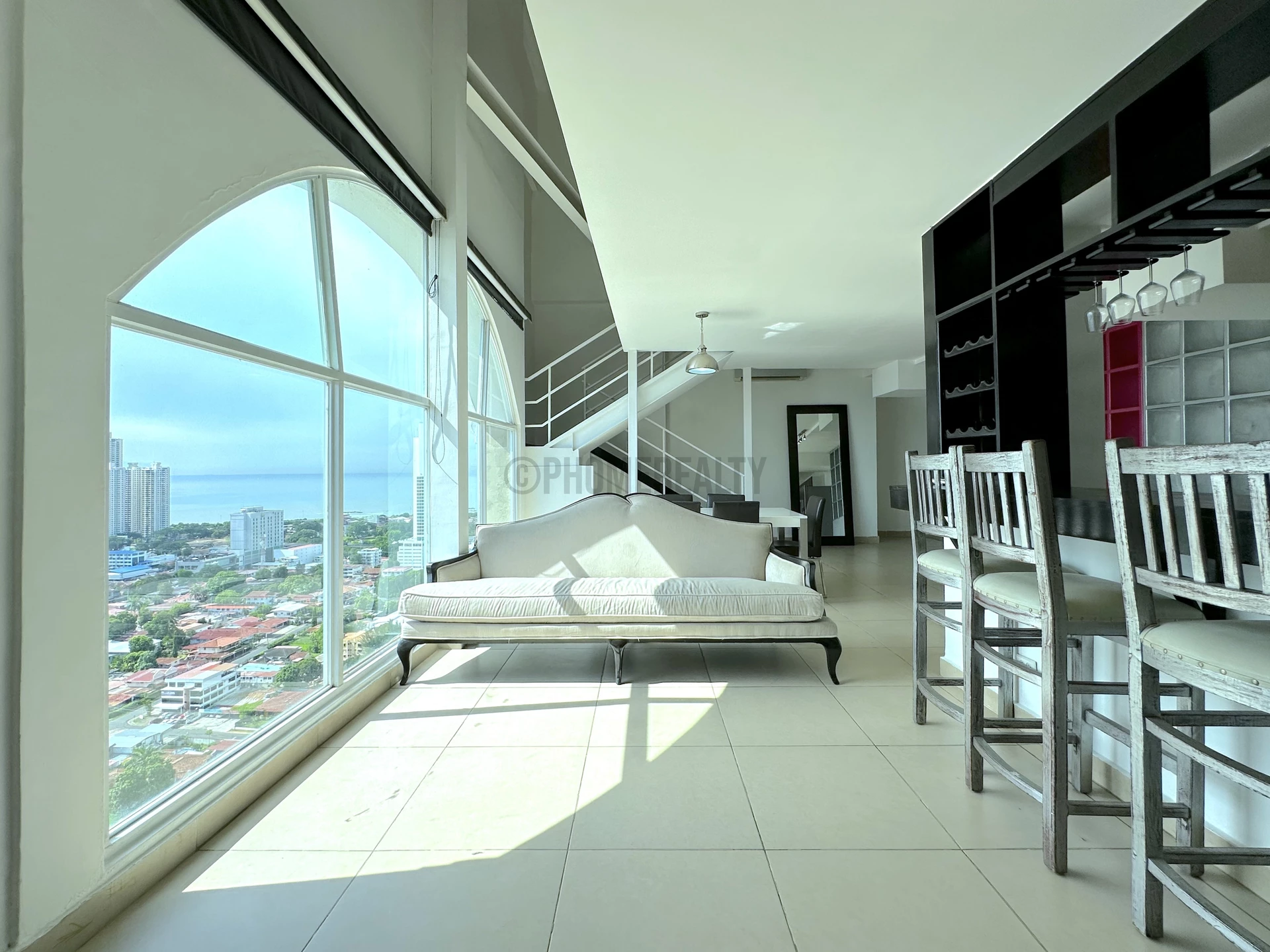 Loft for Rent in San Francisco - Panama Home Realty